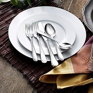Oneida 45pc Flatware $42 Shipped