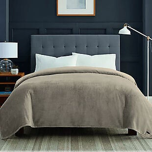 Columbia Plush Blanket $25 Shipped